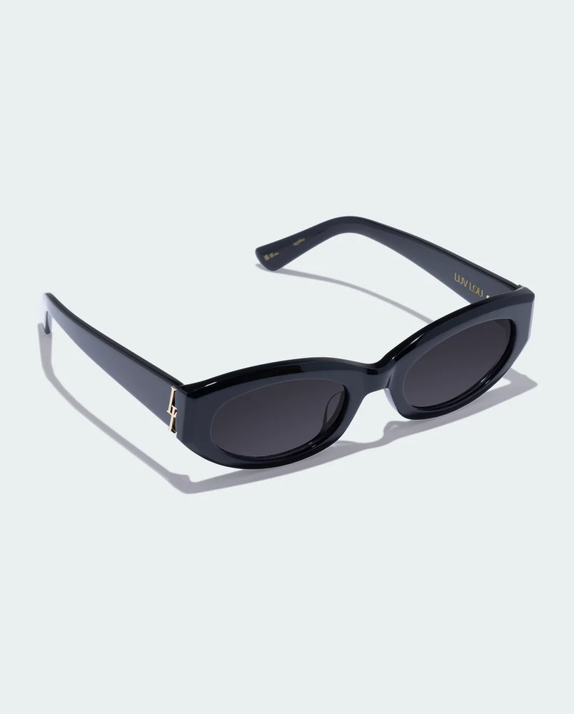 SHOP fashion forward sunglasses at Emte Boutique